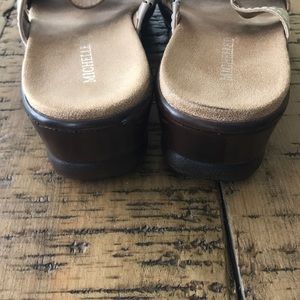 Michelle D | Shoes | Michelle D Tan Sandal With Embellishment Size 82 ...